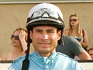 Alex Solis Moves Tack to Kentucky - BloodHorse