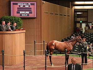 Smart Strike Filly Brings $550,000 - BloodHorse