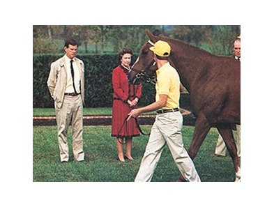 Throwback: The Queen Visits Kentucky - BloodHorse