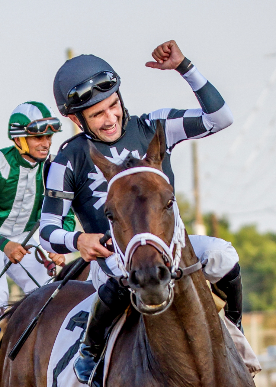 Chief Know It All Digs in to Win Canadian Derby - BloodHorse