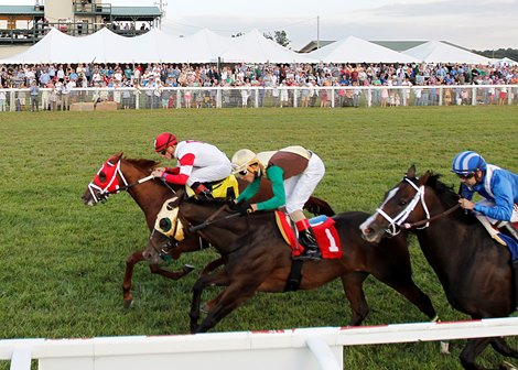 Oscar Nominated Ekes Out Kentucky Turf Cup Score - BloodHorse
