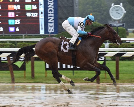 Lone Sailor Steps Up for Breeders' Futurity - BloodHorse