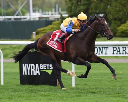 Robert Bruce Remains Undefeated in U.S. Debut - BloodHorse