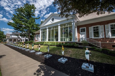 Hall of Fame Celebrates Secretariat's Birthday March 30 - BloodHorse