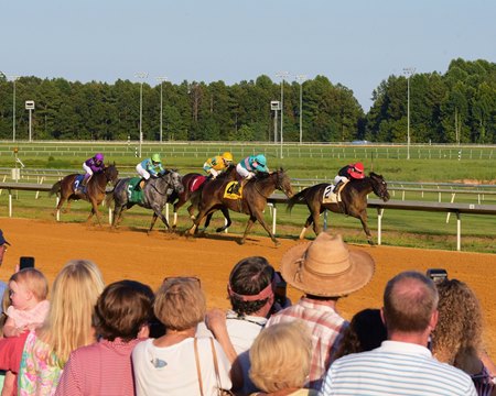 Colonial Downs to Race With Spectators July 27-Sept. 2 - BloodHorse