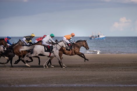 Unique Beach Races Return to Laytown - BloodHorse
