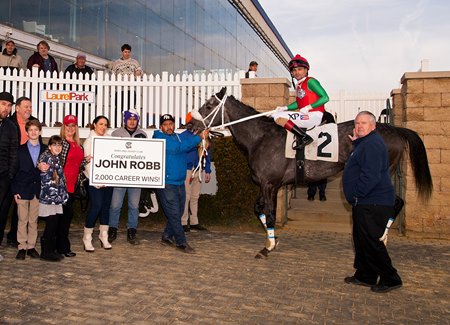 Robb Saddles 2,000th Winner at Laurel Park - BloodHorse