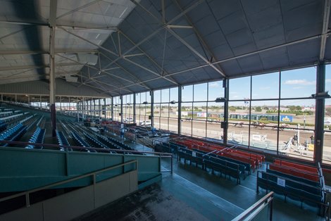Fonner Park to Continue Racing Through May - BloodHorse