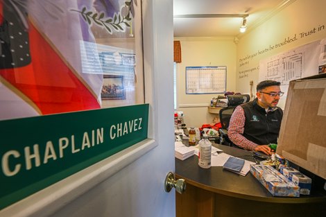 Chavez a Guiding Light for New York Chaplaincy - BloodHorse