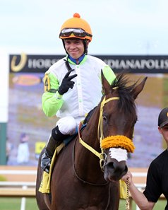 Pedroza Back Exercising Horses After Fracturing Fibula - BloodHorse