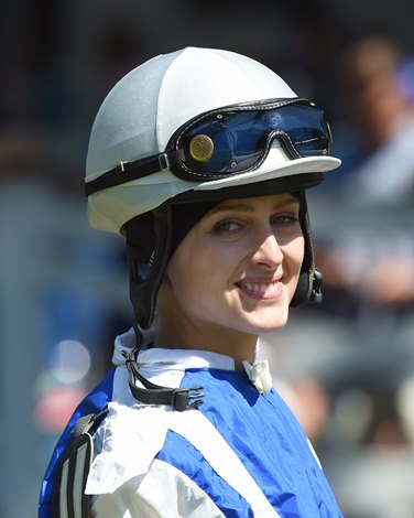 Jacqueline Davis Continues to Break Down Barriers - BloodHorse