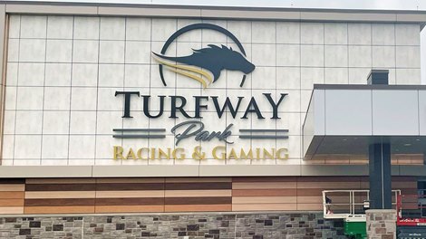First Look at the New Turfway Park Racing & Gaming - Video - - BloodHorse