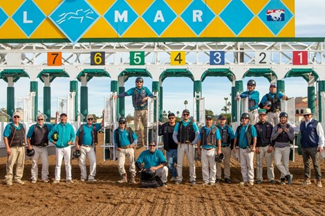 Del Mar's Gate Crew: Bringing Order in Tight Spaces - BloodHorse
