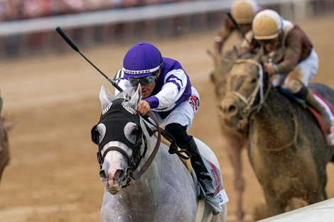 Arthur's Ride Steps Up, Dominates Whitney Field - BloodHorse